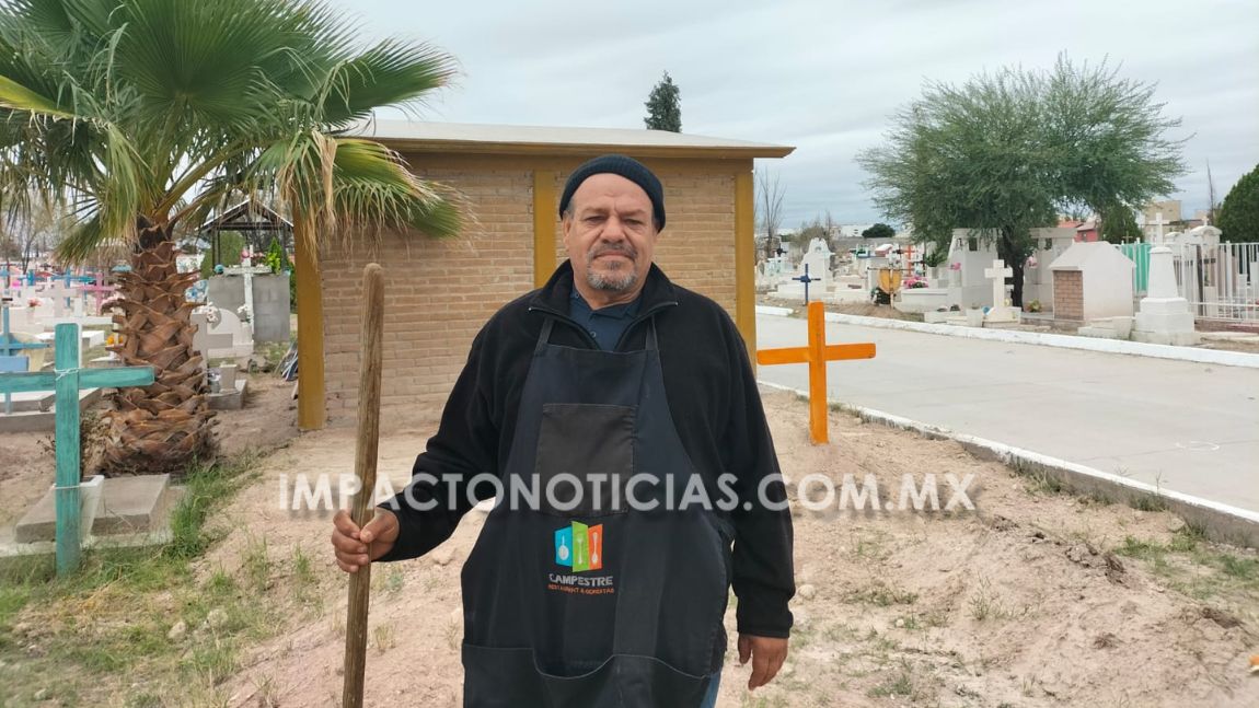 Denuncia camarguense robo de corona que dejó a su mamá en panteón ...