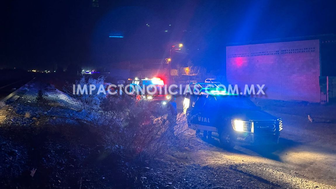 Vuelca sobre las vías del ferrocarril en Camargo | Impacto Noticias