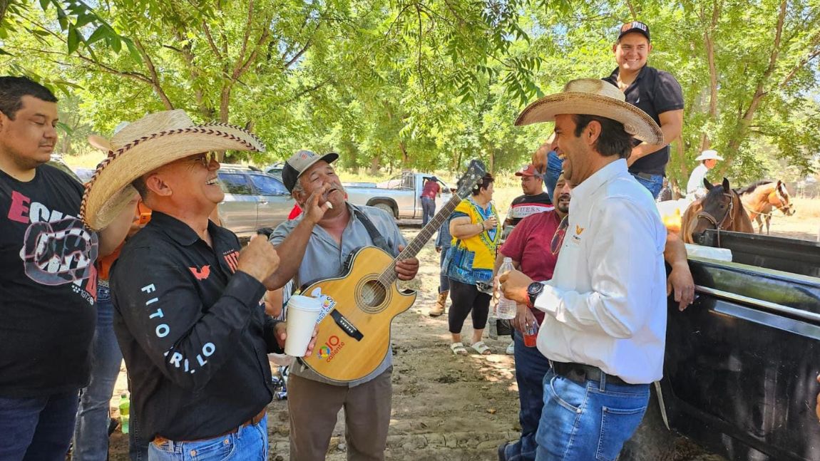 Fernando Montaño convive con camarguenses en crucero y participa en ...