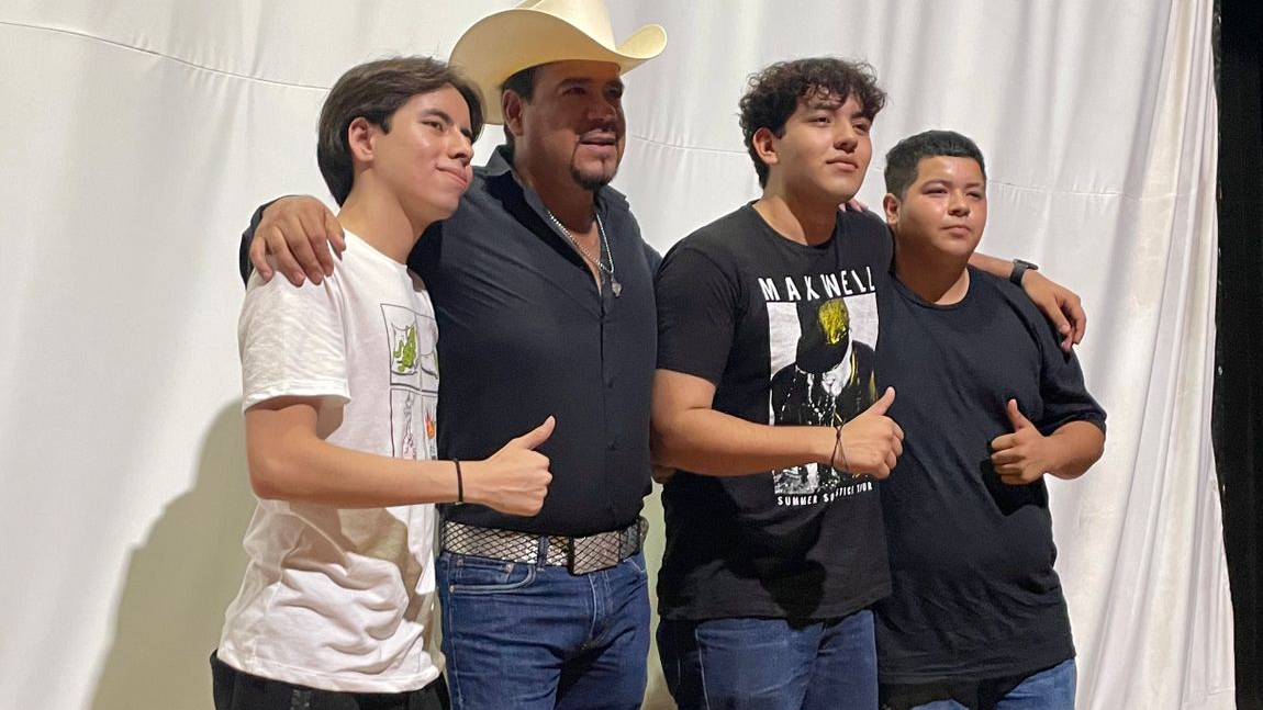 La historia de Dayvasos inspira a estudiantes en el 13° aniversario de ...