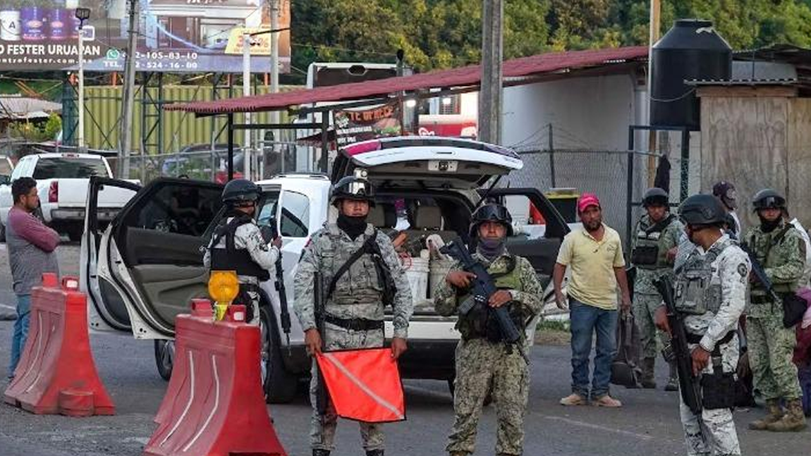Detuvo la Guardia Nacional a siete escoltas de Carlos Manzo por ...