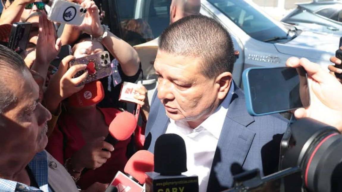 “Aquí nadie se va a rajar”, dice Jáuregui tras comparecer ante la FGR ...